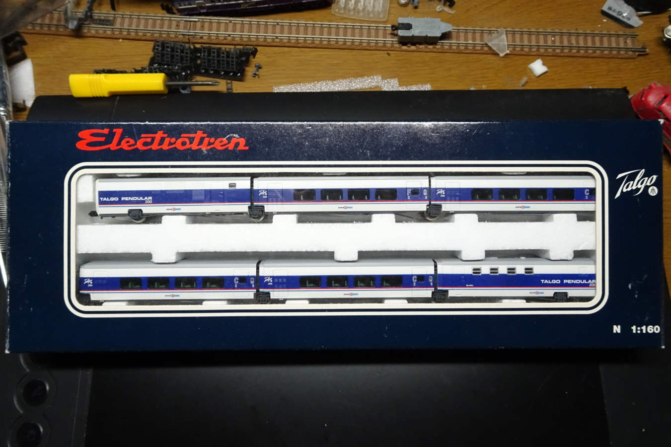 Talgo Pendular 200 のナックルカプラー交換 | Hayer Trains
