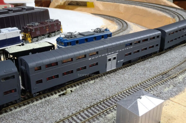 I tried making a Pullman Standard bi-level passenger car | Hayer Trains